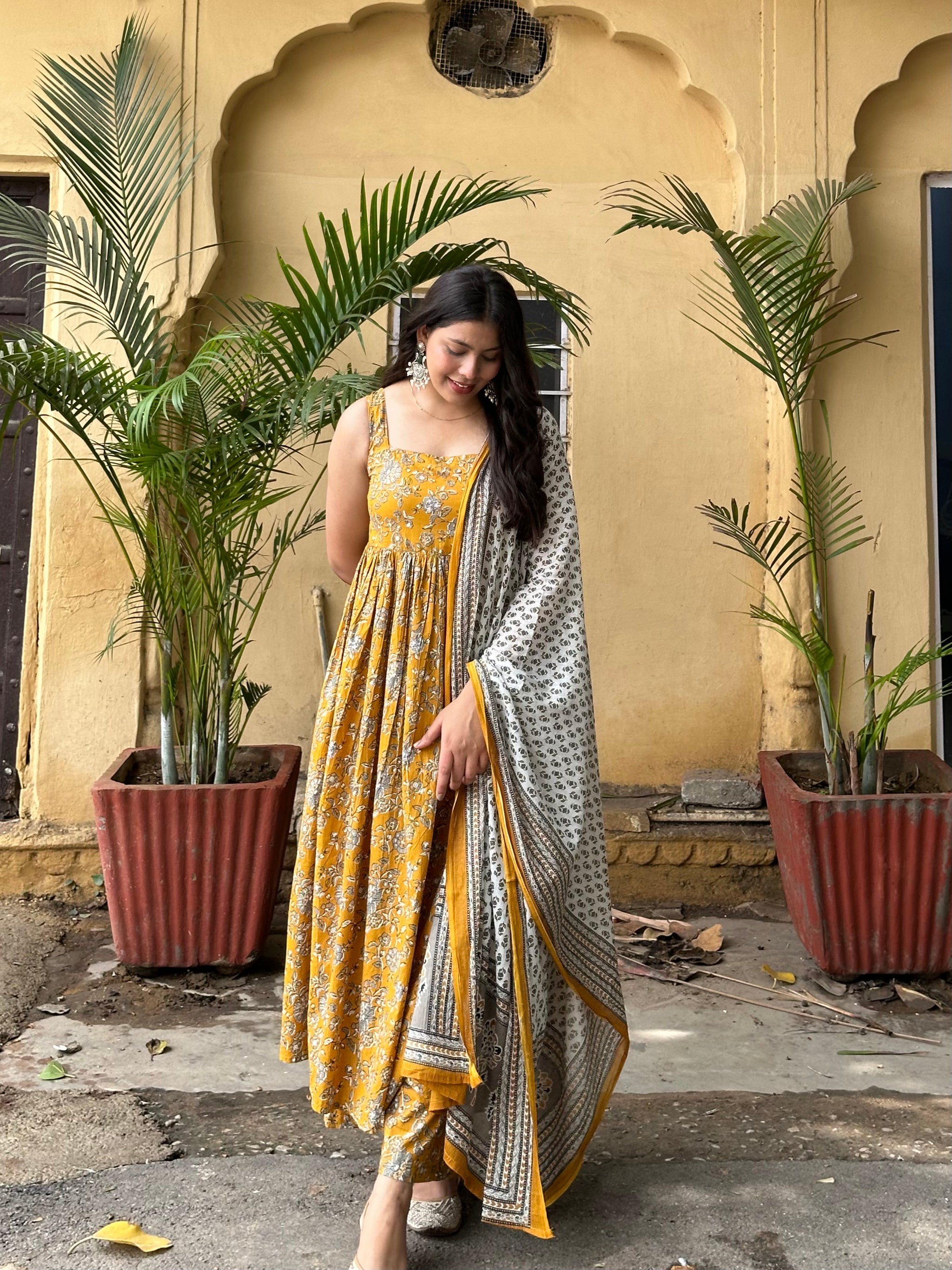 Mustard Gher Suit Suit – Jonaya